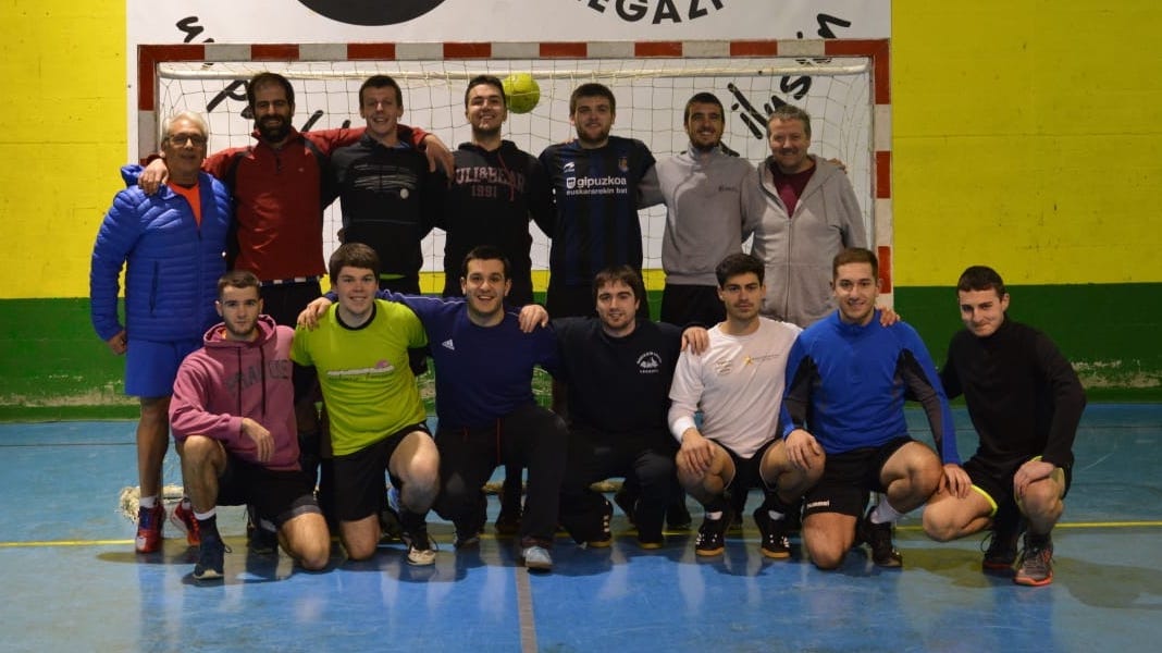 Garaipenarekin hasi du denboraldia Laubide jatetxea eskubaloi taldeak ...