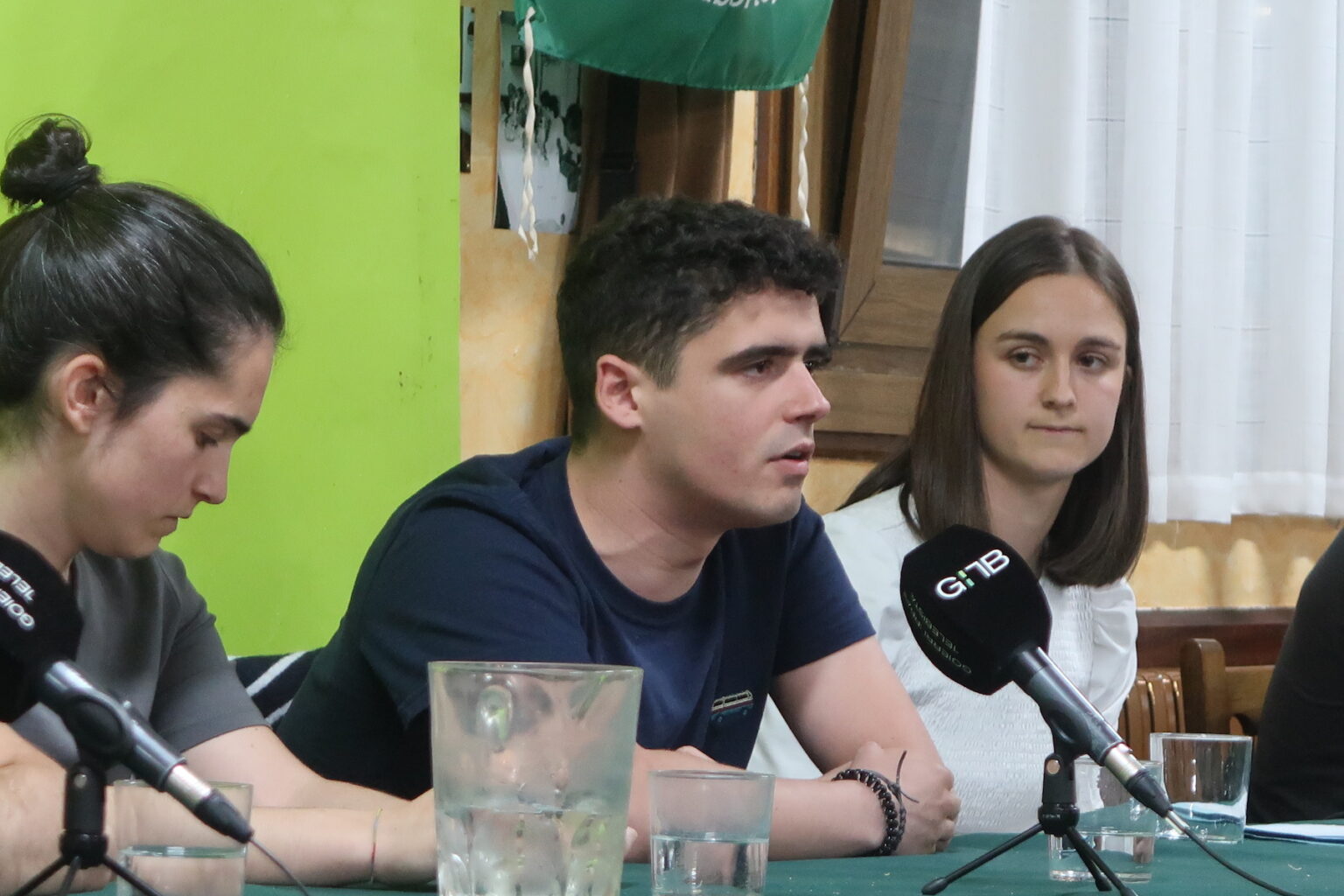 Aner Peritz 'Euzkitze'-k irabazi du 52. Osinalde bertsolari sariketa ...